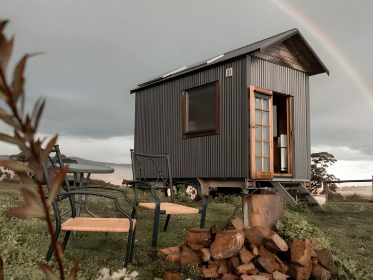 Découvrez cette Tiny House Australienne Off-Grid qui Réinvente le ...